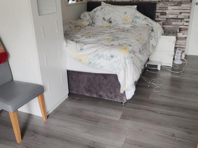 1 bedroom house share to rent