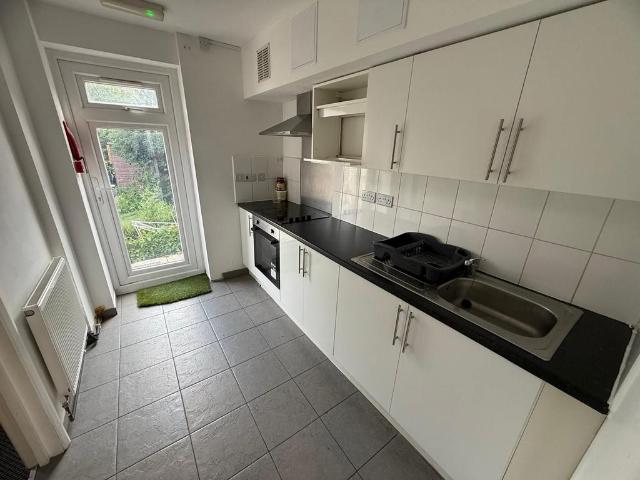 1 bedroom house share to rent