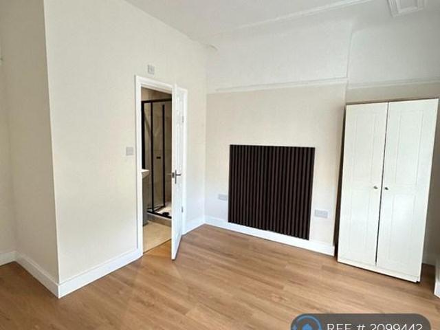 1 bedroom house share to rent
