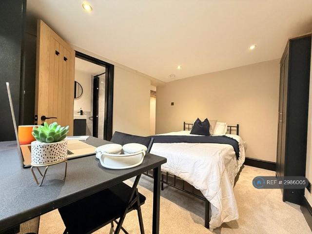 1 bedroom house share to rent