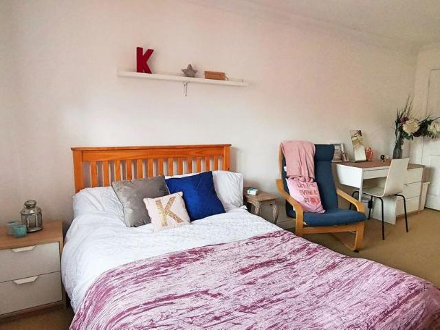 1 bedroom house share to rent