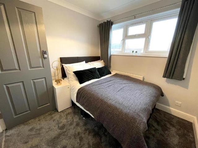 1 bedroom house share to rent