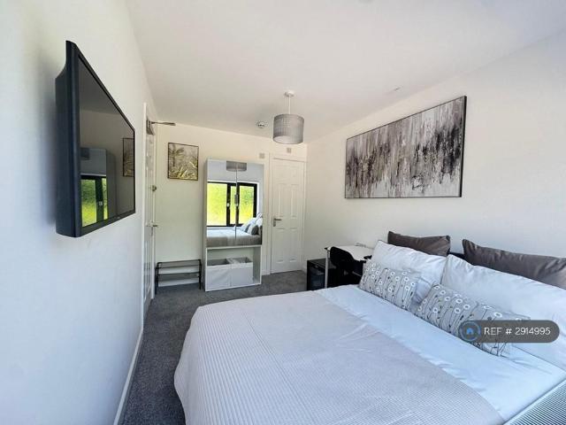 1 bedroom house share to rent