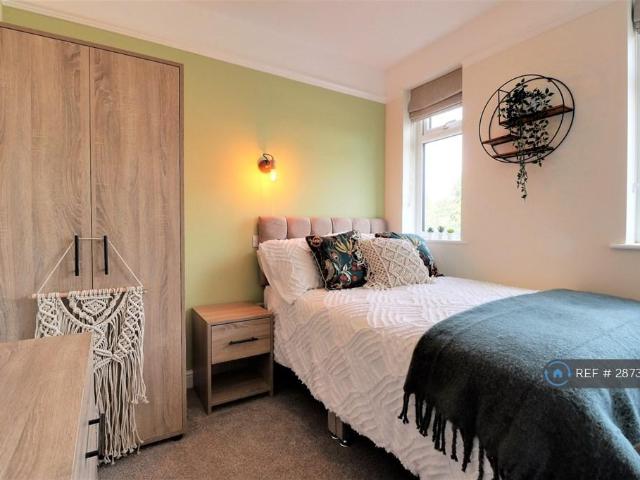 1 bedroom house share to rent
