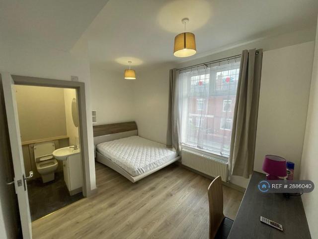 1 bedroom house share to rent