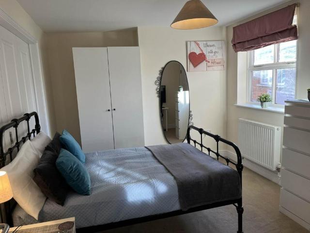 1 bedroom house share to rent
