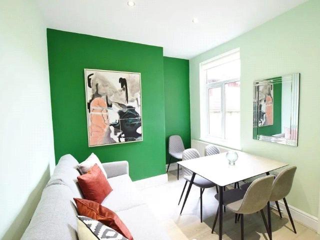 1 bedroom house share to rent