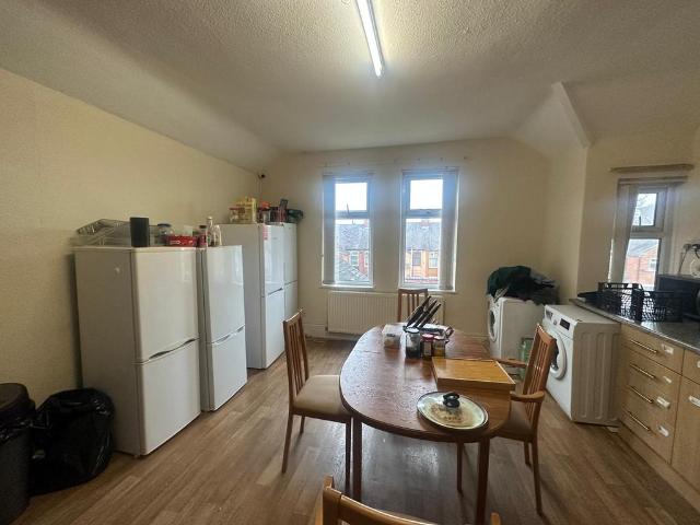 1 bedroom house share to rent