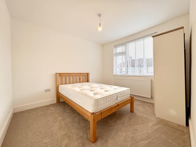 1 bedroom house share to rent