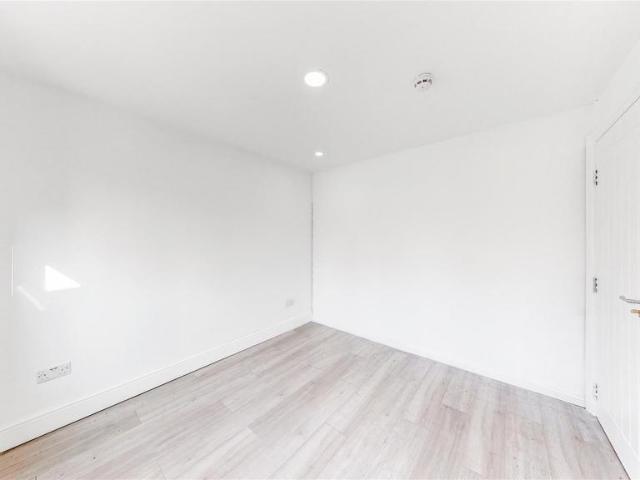 1 bedroom house share to rent
