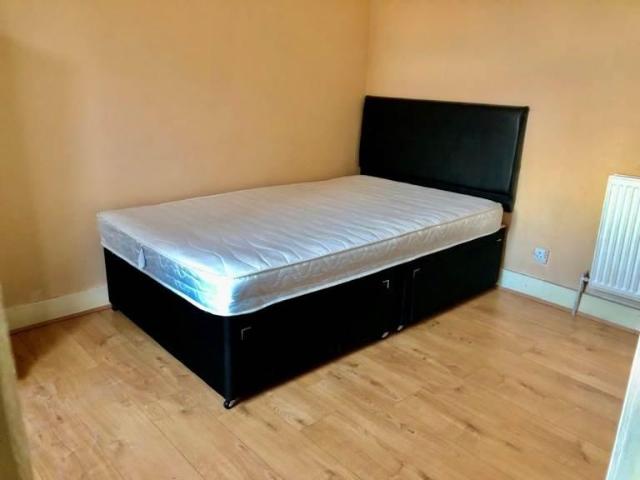 1 bedroom house share to rent
