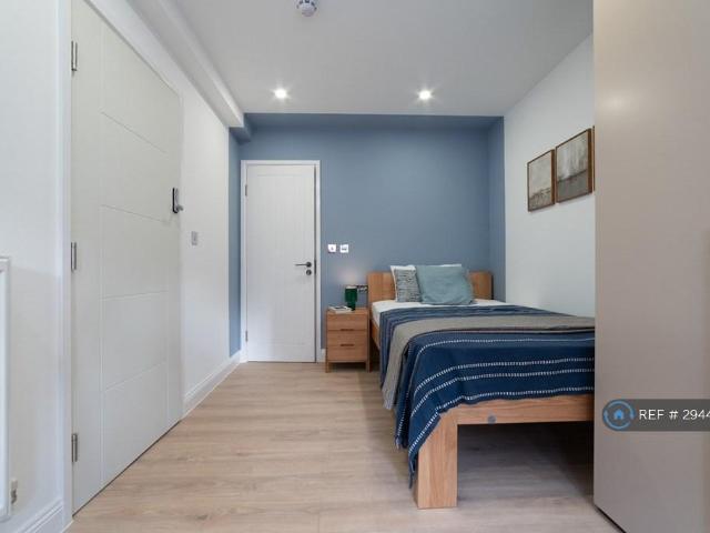 1 bedroom house share to rent