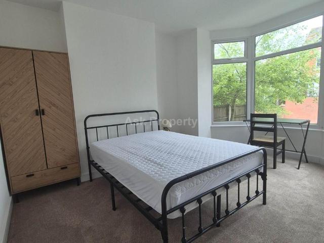 1 bedroom house share to rent