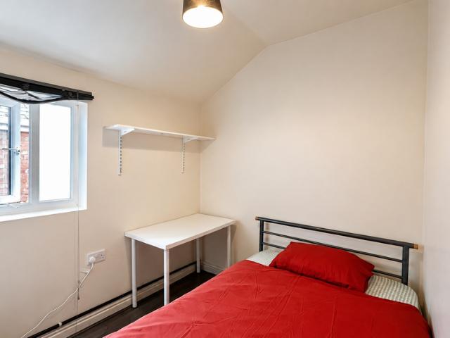 1 bedroom house share to rent