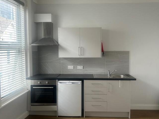 1 bedroom house share to rent