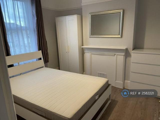 1 bedroom house share to rent