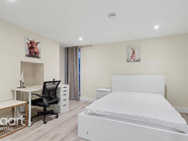 1 bedroom house share to rent