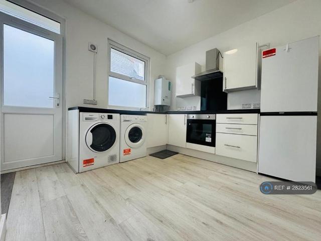 1 bedroom house share to rent