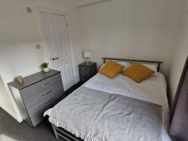 1 bedroom house share to rent