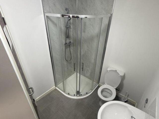 1 bedroom house share to rent