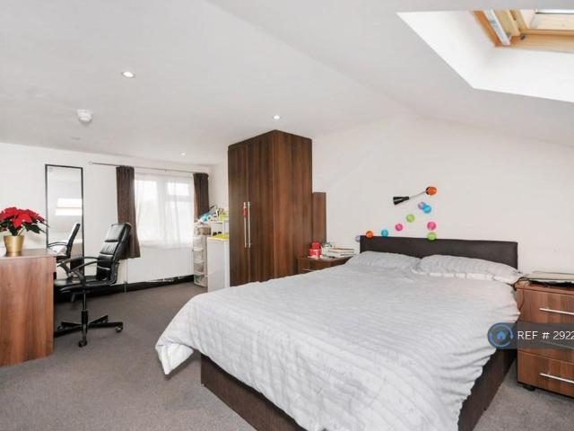 1 bedroom house share to rent
