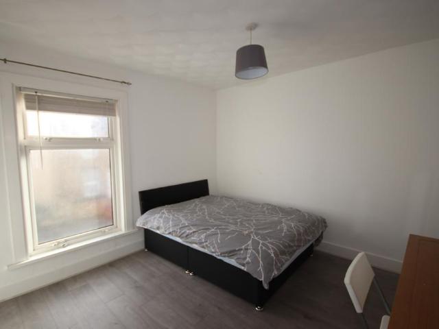 1 bedroom house share to rent