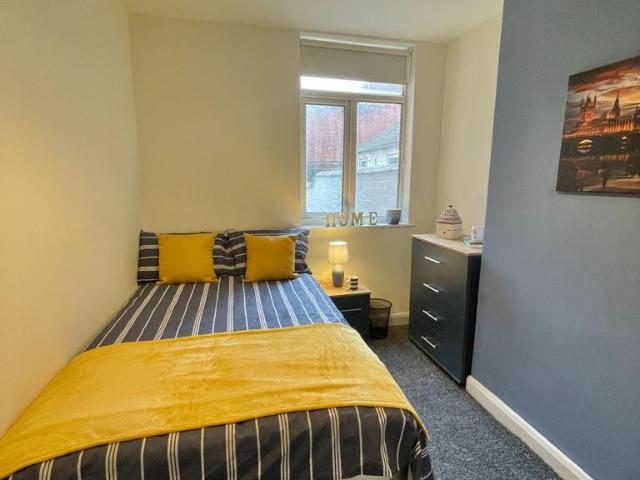 1 bedroom house share to rent