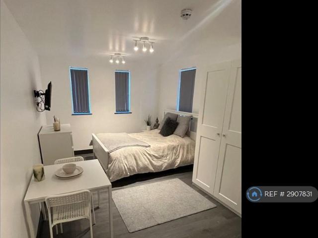 1 bedroom house share to rent