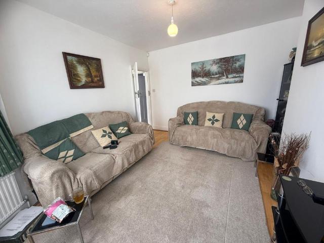 1 bedroom house share to rent