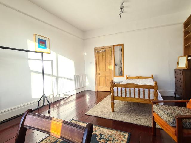 1 bedroom house share to rent
