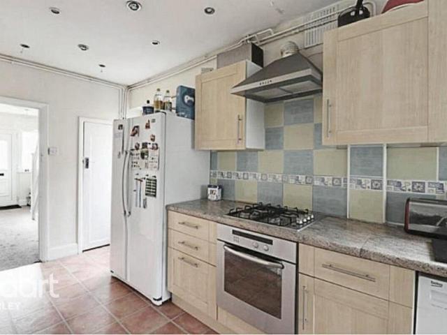 1 bedroom house share to rent