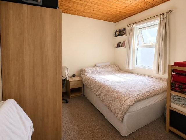 1 bedroom house share to rent