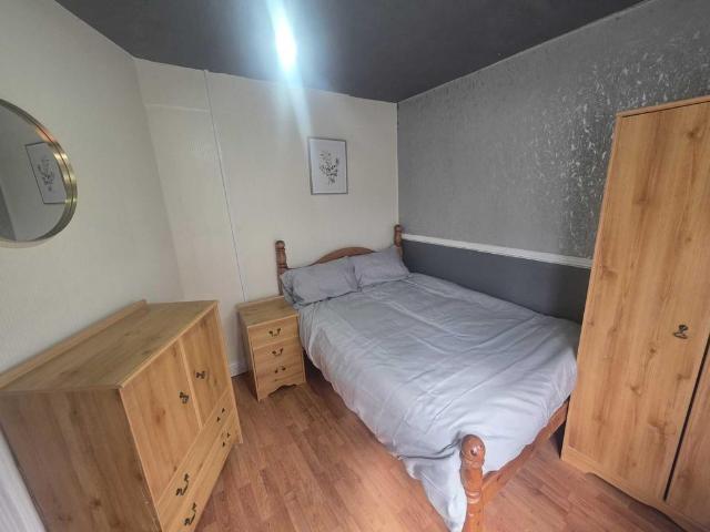 1 bedroom house share to rent
