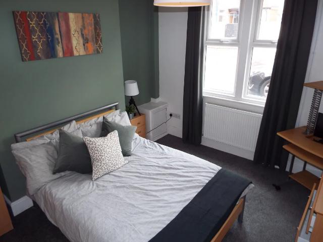 1 bedroom house share to rent