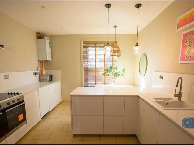 1 bedroom house share to rent