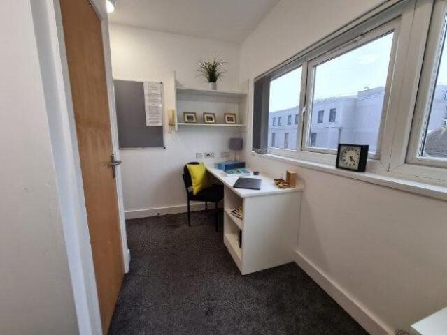1 bedroom house share to rent