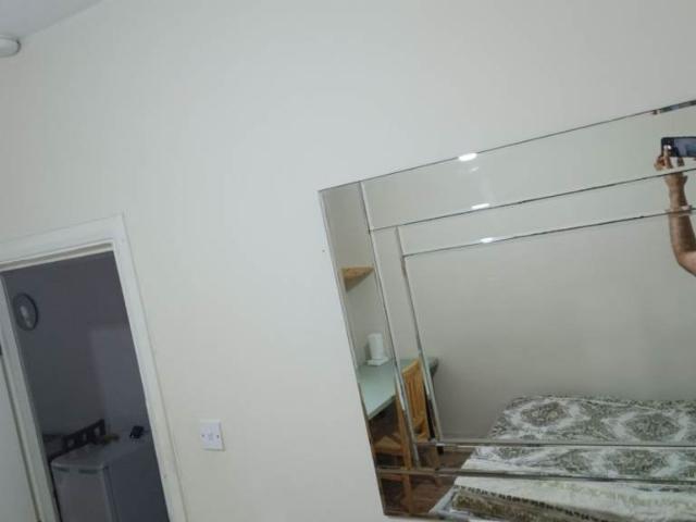 1 bedroom house share to rent