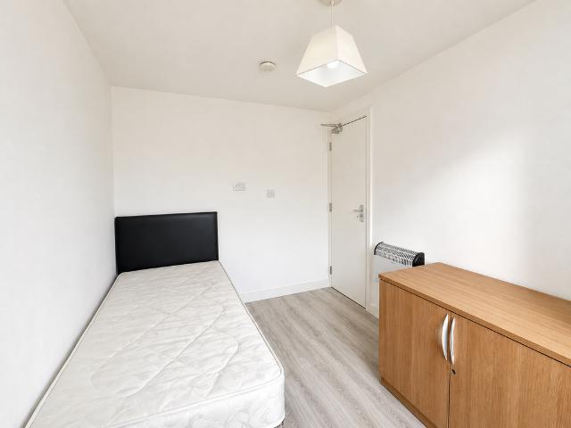 1 bedroom house share to rent