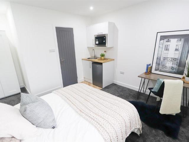 1 bedroom house share to rent
