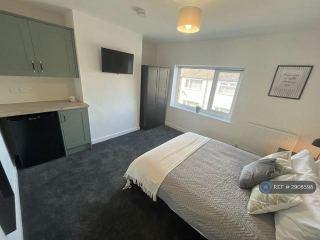 1 bedroom house share to rent