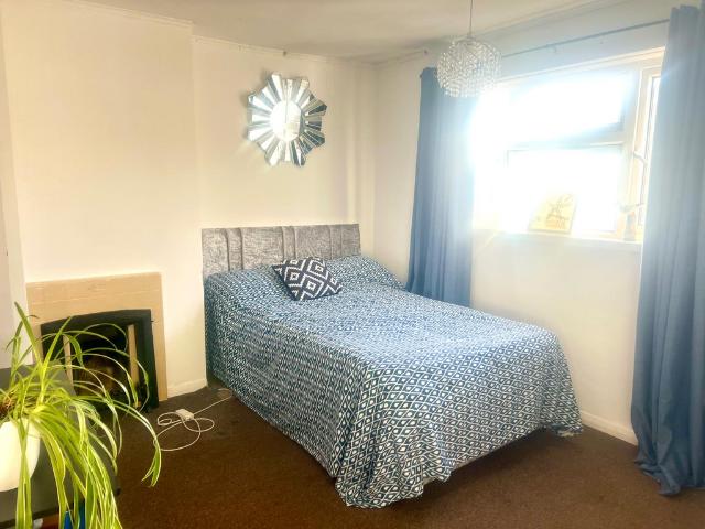 1 bedroom house share to rent