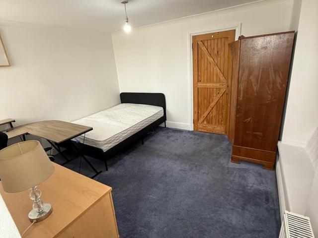 1 bedroom house share to rent