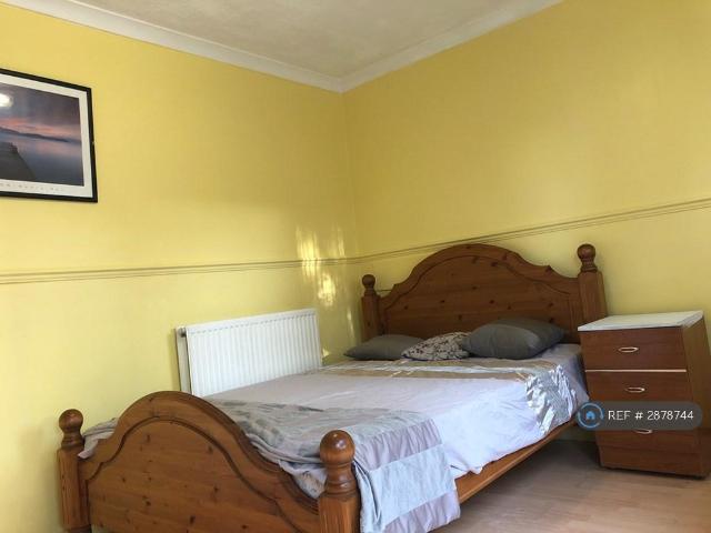 1 bedroom house share to rent