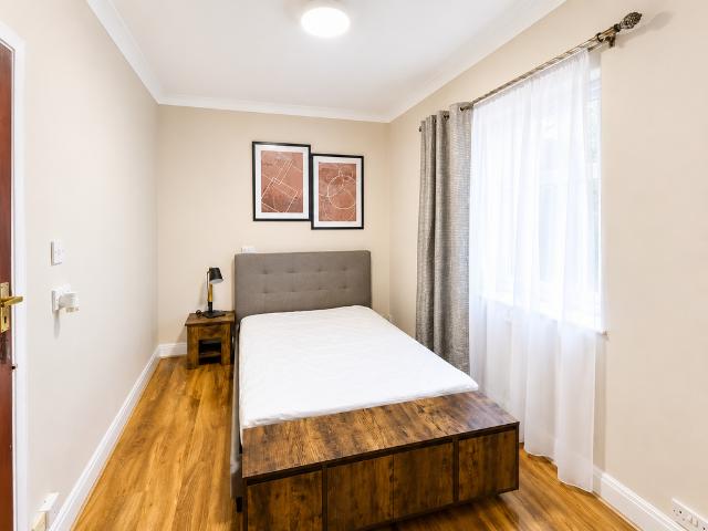 1 bedroom house share to rent