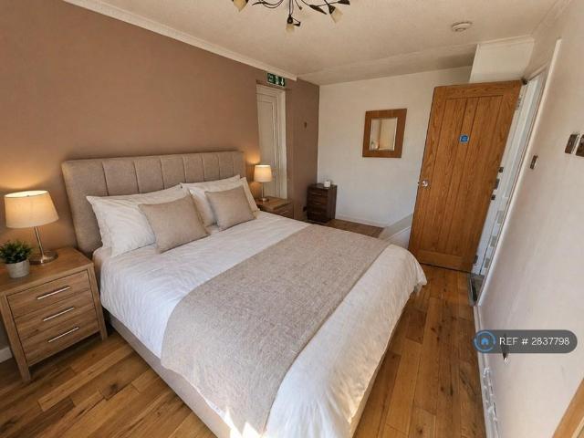 1 bedroom house share to rent