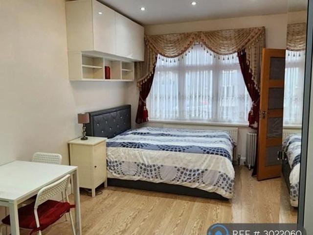 1 bedroom house share to rent