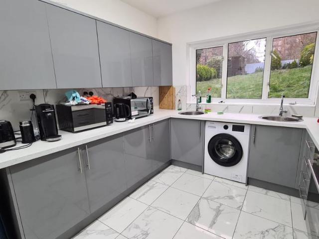 1 bedroom house share to rent