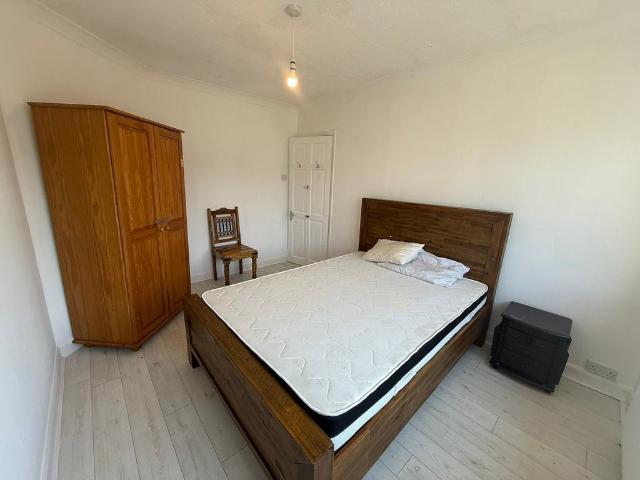 1 bedroom house share to rent