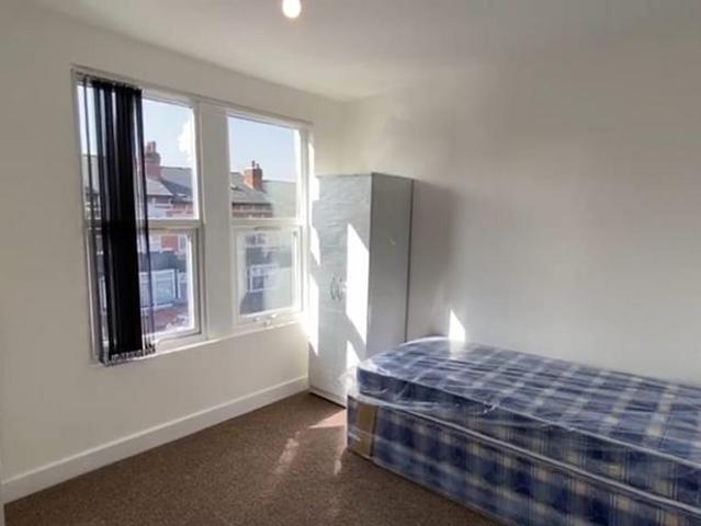 1 bedroom house share to rent