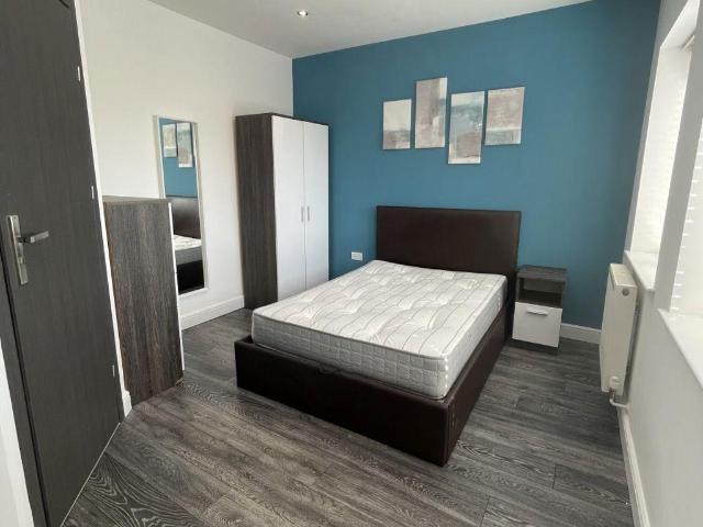 1 bedroom house share to rent